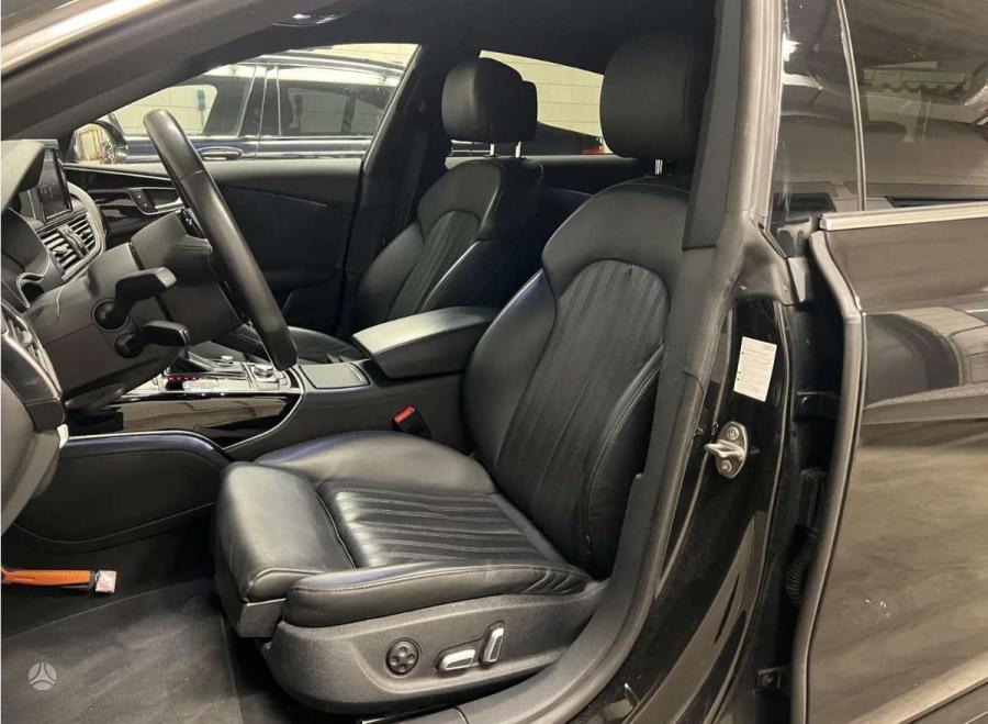 Brown Audi A7 Sportback 2017 in Trakai, with an engine capacity of 1.80 L and mileage of 194 thousand km for 17500 €, photo 17 on AUTOMOTO.COM.LV
