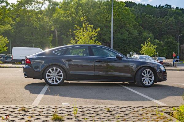 Audi A7 Sportback 2011 in Vilnius, with an engine capacity of 2.97 L and mileage of 307 thousand km for 9200 €, photo 3 on AUTOMOTO.COM.LV