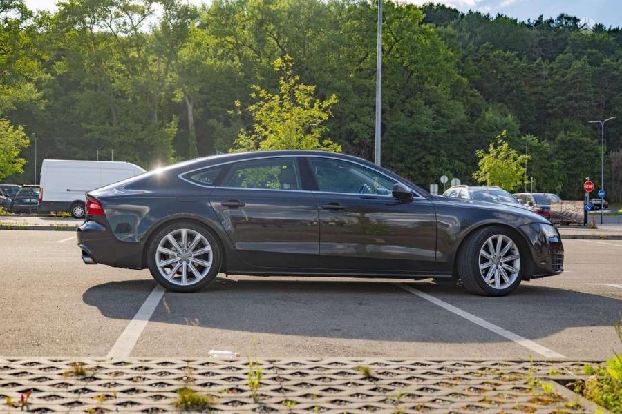 Audi A7 Sportback 2011 in Vilnius, with an engine capacity of 2.97 L and mileage of 307 thousand km for 9200 €, photo 4 on AUTOMOTO.COM.LV