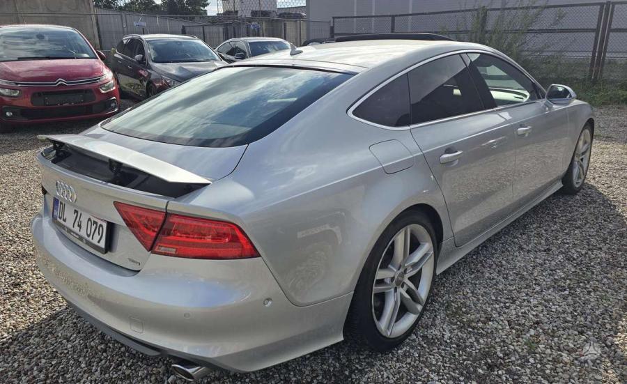 Grey Audi A7 Sportback 2011 in Kaunas, with an engine capacity of 3.00 L and mileage of 258 thousand km for 11500 €, photo 7 on AUTOMOTO.COM.LV