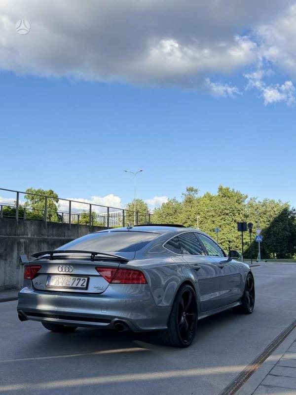Grey Audi A7 Sportback 2012 in Vilnius, with an engine capacity of 3.00 L and mileage of 220 thousand km for 11500 €, photo 3 on AUTOMOTO.COM.LV
