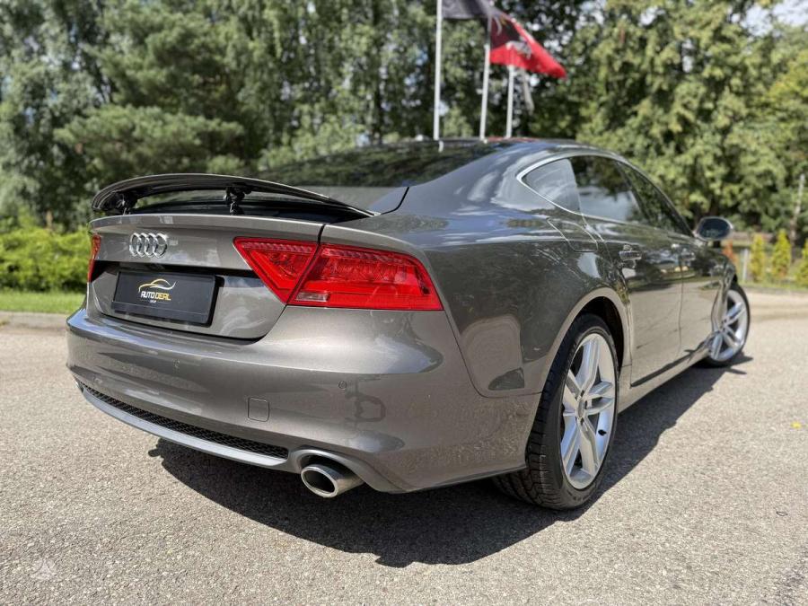 Grey Audi A7 Sportback 2013 in Kazlu Ruda, with an engine capacity of 2.97 L and mileage of 245 thousand km for 11000 €, photo 4 on AUTOMOTO.COM.LV