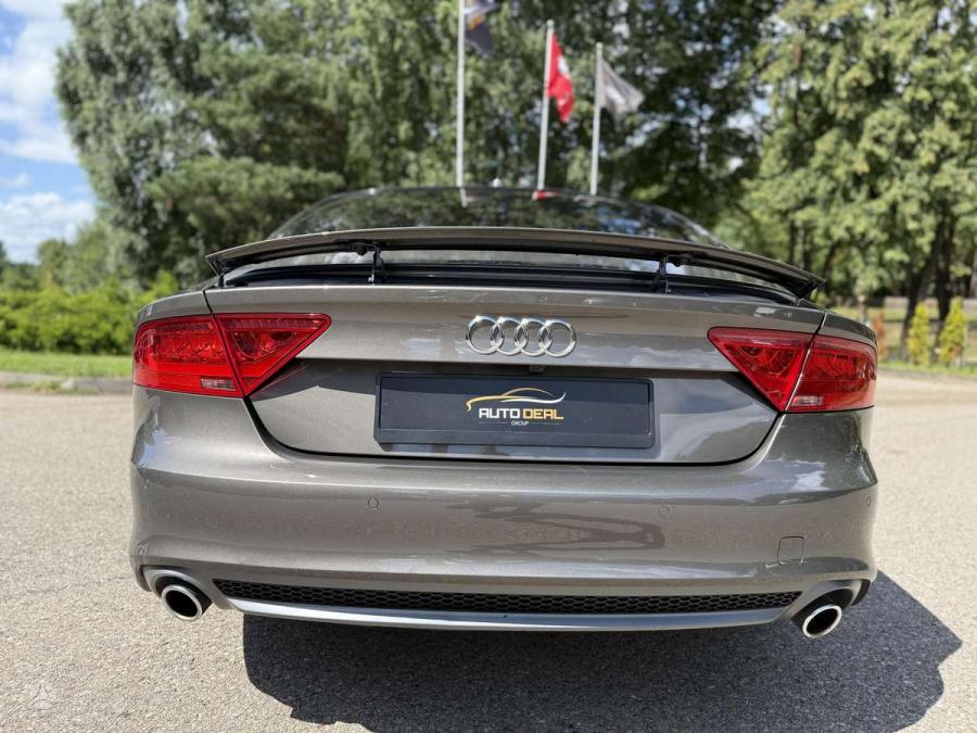 Grey Audi A7 Sportback 2013 in Kazlu Ruda, with an engine capacity of 2.97 L and mileage of 245 thousand km for 11000 €, photo 5 on AUTOMOTO.COM.LV