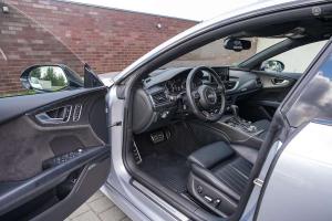 Grey Audi A7 Sportback 2016 in Marijampole, with an engine capacity of 2.97 L and mileage of 199 thousand km for 24950 €, photo 28 on AUTOMOTO.COM.LV