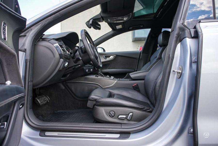 Grey Audi A7 Sportback 2016 in Marijampole, with an engine capacity of 2.97 L and mileage of 199 thousand km for 24950 €, photo 29 on AUTOMOTO.COM.LV