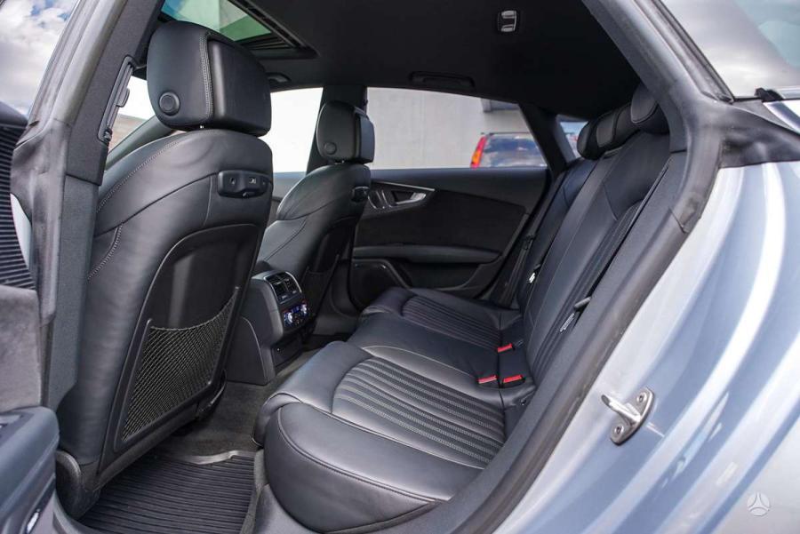 Grey Audi A7 Sportback 2016 in Marijampole, with an engine capacity of 2.97 L and mileage of 199 thousand km for 24950 €, photo 42 on AUTOMOTO.COM.LV