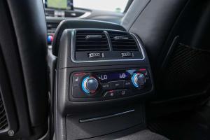 Grey Audi A7 Sportback 2016 in Marijampole, with an engine capacity of 2.97 L and mileage of 199 thousand km for 24950 €, photo 43 on AUTOMOTO.COM.LV