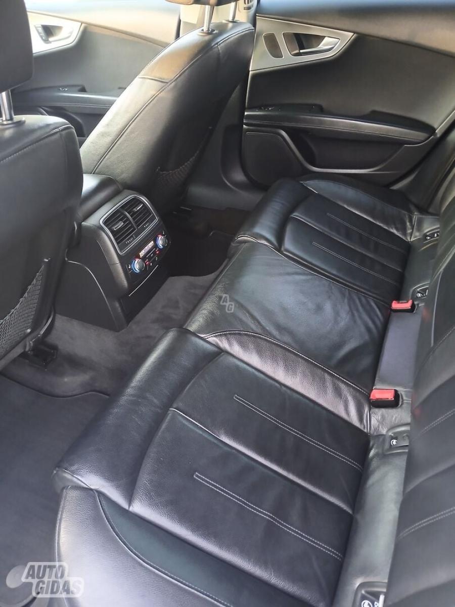 Pelēks Audi A7 Sportback 2010 Alīta, ar dzinēja tilpumu 3.00 L un nobraukumu 340 tūkst. km par 11000 €, foto 22 vietnē AUTOMOTO.COM.LV