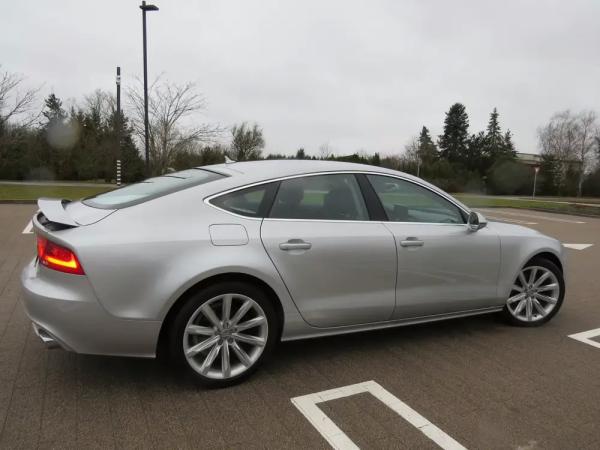 Grey Audi A7 Sportback 2011 in Riga, with an engine capacity of 3.00 L and mileage of 260 thousand km for 11450 €, photo 8 on AUTOMOTO.COM.LV