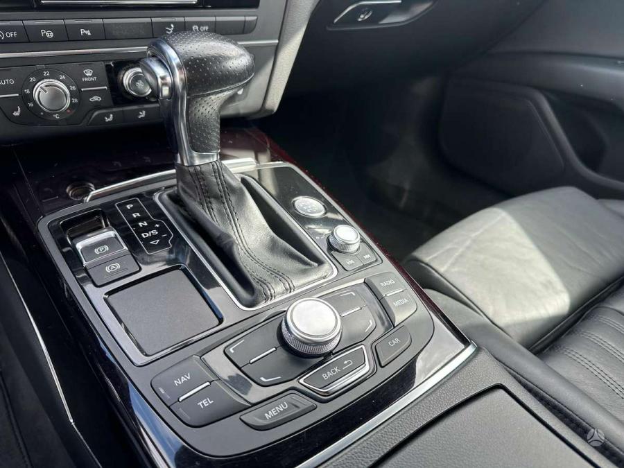 Pelēks Audi A7 Sportback 2011 Viļņa, ar dzinēja tilpumu 2.97 L un nobraukumu 288 tūkst. km par 10370 €, foto 29 vietnē AUTOMOTO.COM.LV