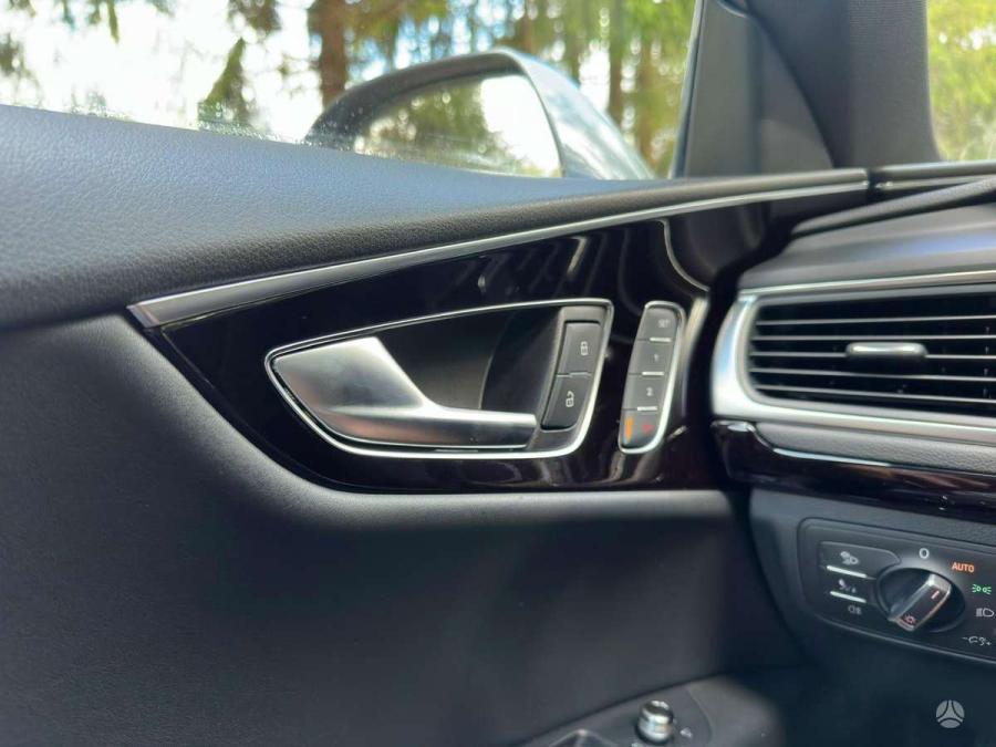 Pelēks Audi A7 Sportback 2011 Viļņa, ar dzinēja tilpumu 2.97 L un nobraukumu 288 tūkst. km par 10370 €, foto 31 vietnē AUTOMOTO.COM.LV