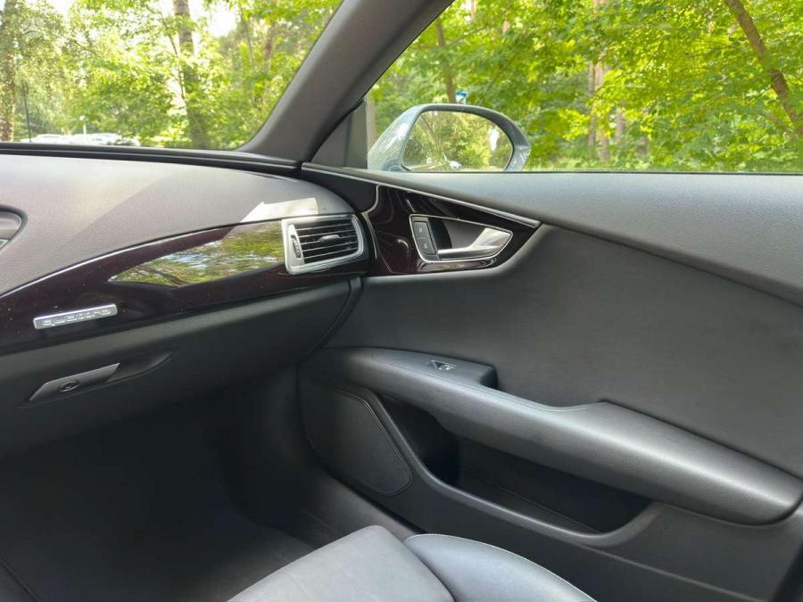 Pelēks Audi A7 Sportback 2011 Viļņa, ar dzinēja tilpumu 2.97 L un nobraukumu 288 tūkst. km par 10370 €, foto 33 vietnē AUTOMOTO.COM.LV