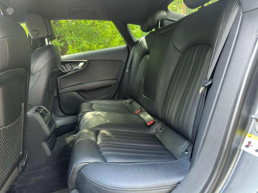 Pelēks Audi A7 Sportback 2011 Viļņa, ar dzinēja tilpumu 2.97 L un nobraukumu 288 tūkst. km par 10370 €, foto 35 vietnē AUTOMOTO.COM.LV