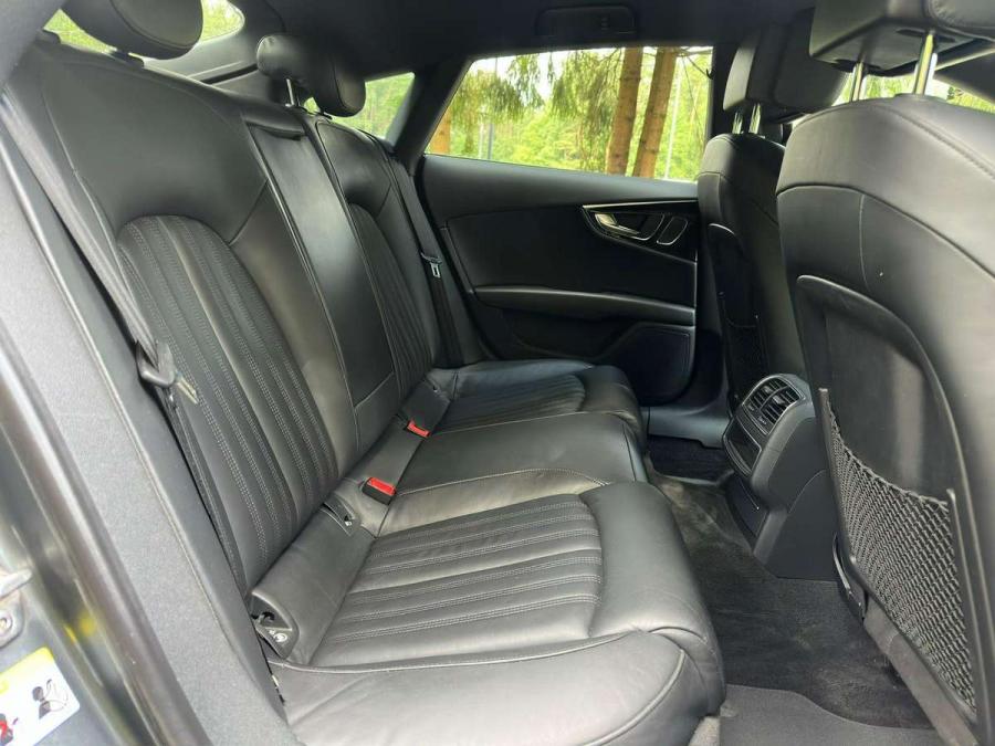 Pelēks Audi A7 Sportback 2011 Viļņa, ar dzinēja tilpumu 2.97 L un nobraukumu 288 tūkst. km par 10370 €, foto 36 vietnē AUTOMOTO.COM.LV