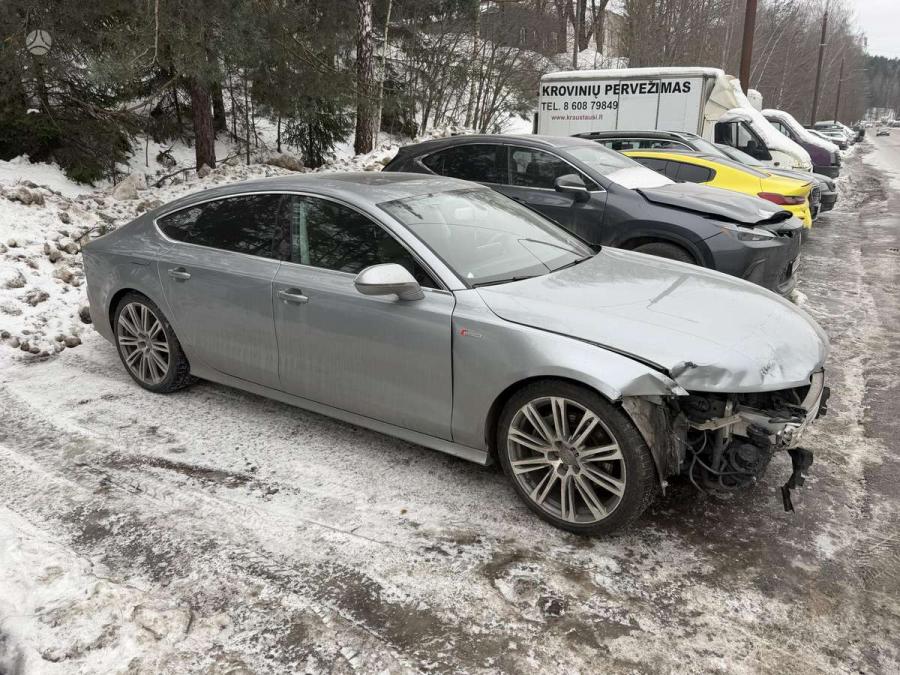 Grey Audi A7 Sportback 2012 in Vilnius, with an engine capacity of 3.00 L and mileage of 368 thousand km for 5300 €, photo 5 on AUTOMOTO.COM.LV
