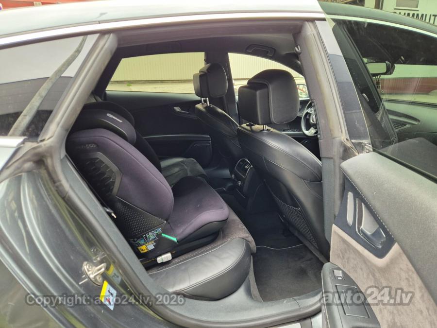 Pelēks Audi A7 Sportback 2012 Tallina, ar dzinēja tilpumu 3.00 L un nobraukumu 240 tūkst. km par 12990 €, foto 13 vietnē AUTOMOTO.COM.LV