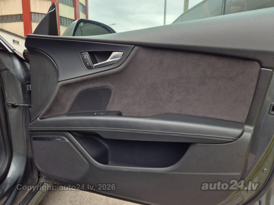 Pelēks Audi A7 Sportback 2012 Tallina, ar dzinēja tilpumu 3.00 L un nobraukumu 240 tūkst. km par 12990 €, foto 21 vietnē AUTOMOTO.COM.LV