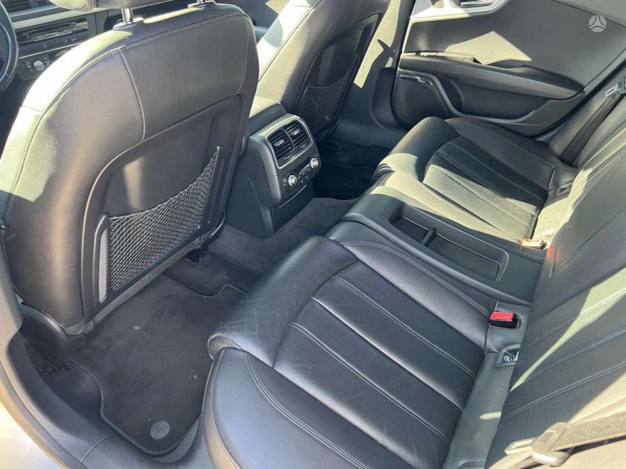 Pelēks Audi A7 Sportback 2012 Marijampole, ar dzinēja tilpumu 3.00 L un nobraukumu 146 tūkst. km par 11500 €, foto 24 vietnē AUTOMOTO.COM.LV