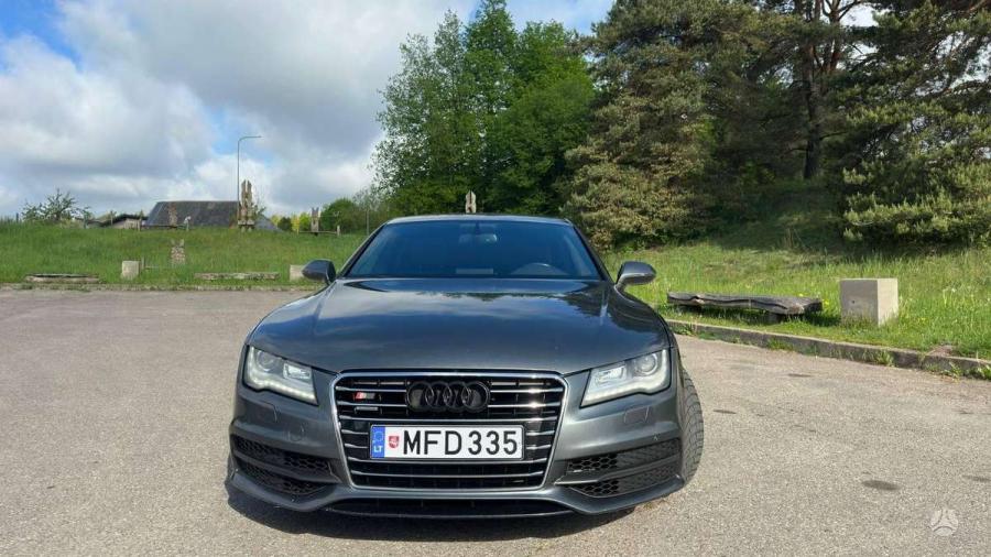 Grey Audi A7 Sportback 2012 in Siauliai, with an engine capacity of 3.00 L and mileage of 318 thousand km for 11300 €, photo 3 on AUTOMOTO.COM.LV