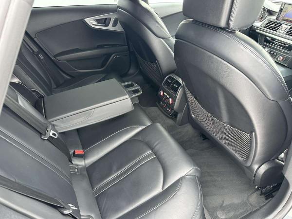 Grey Audi A7 Sportback 2015 in Vilnius, with an engine capacity of 2.97 L and mileage of 230 thousand km for 19450 €, photo 9 on AUTOMOTO.COM.LV