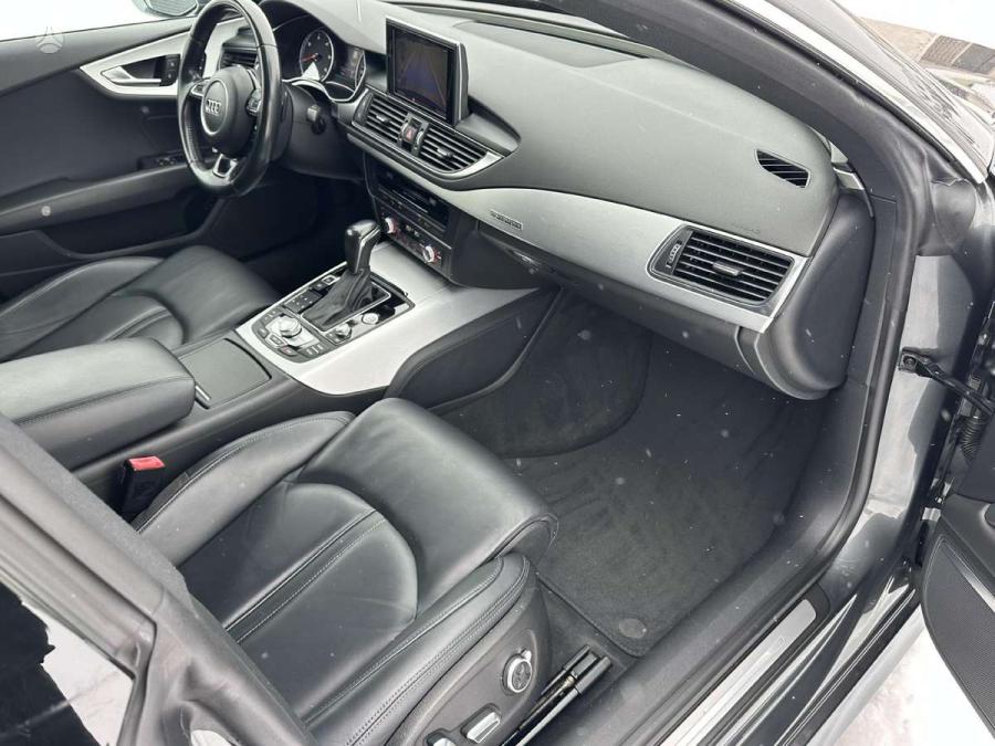 Grey Audi A7 Sportback 2015 in Vilnius, with an engine capacity of 2.97 L and mileage of 230 thousand km for 19450 €, photo 22 on AUTOMOTO.COM.LV