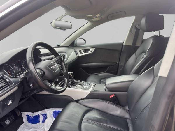 Grey Audi A7 Sportback 2015 in Kaunas, with an engine capacity of 3.00 L and mileage of 302 thousand km for 15990 €, photo 9 on AUTOMOTO.COM.LV