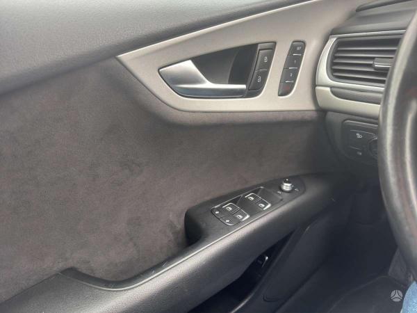 Grey Audi A7 Sportback 2015 in Kaunas, with an engine capacity of 3.00 L and mileage of 302 thousand km for 15990 €, photo 10 on AUTOMOTO.COM.LV