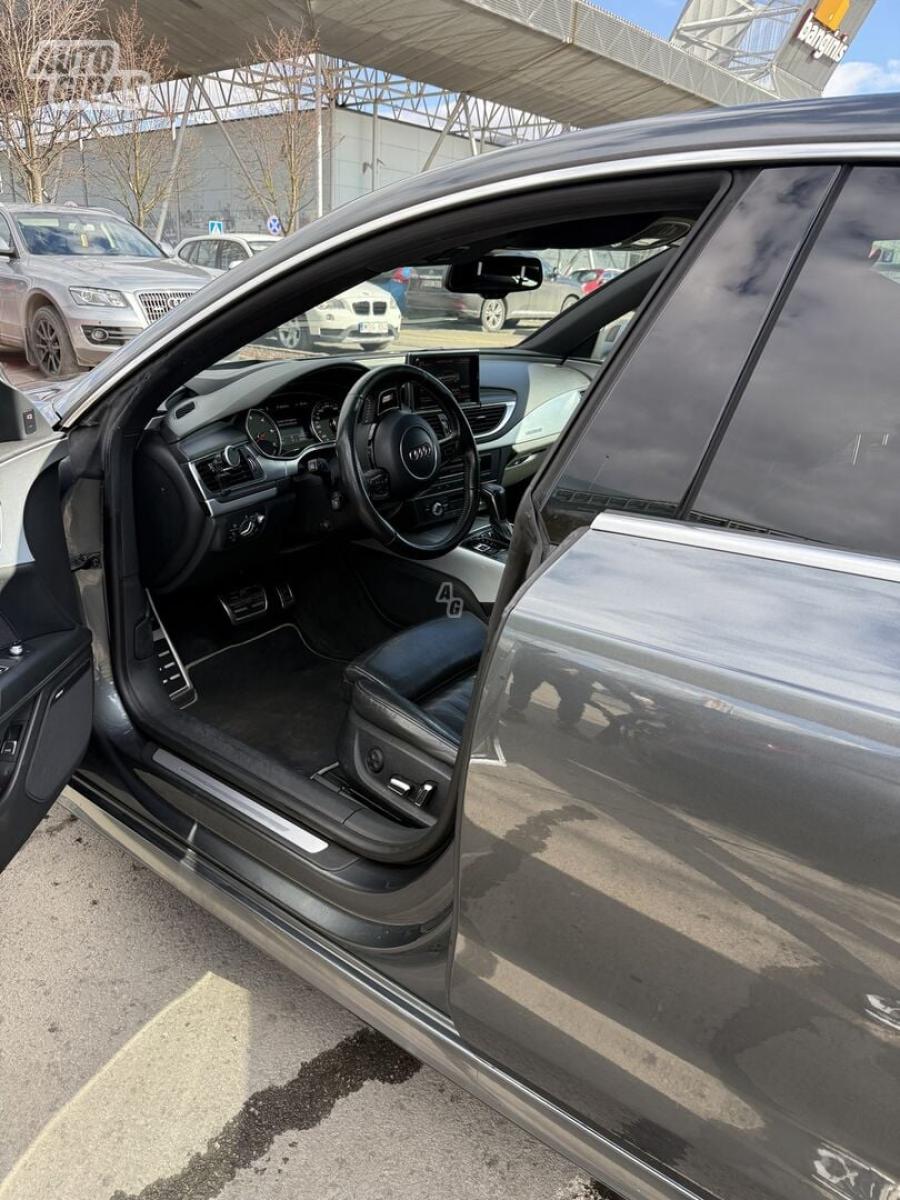 Grey Audi A7 Sportback 2016 in Klaipeda, with an engine capacity of 3.00 L and mileage of 210 thousand km for 22000 €, photo 16 on AUTOMOTO.COM.LV