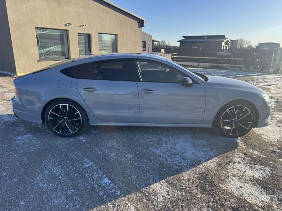 Grey Audi A7 Sportback 2017 in Jurbarkas, with an engine capacity of 2.97 L and mileage of 279 thousand km for 22000 €, photo 3 on AUTOMOTO.COM.LV