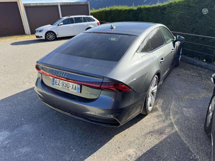 Grey Audi A7 Sportback 2018 in Siauliai, with an engine capacity of 0.00 L and mileage of 178 thousand km for 26000 €, photo 4 on AUTOMOTO.COM.LV