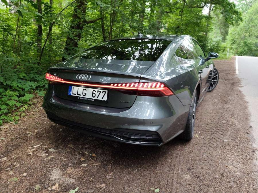 Grey Audi A7 Sportback 2018 in Vilnius, with an engine capacity of 2.97 L and mileage of 76 thousand km for 37000 €, photo 4 on AUTOMOTO.COM.LV