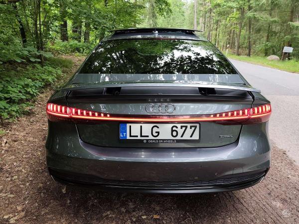 Grey Audi A7 Sportback 2018 in Vilnius, with an engine capacity of 2.97 L and mileage of 76 thousand km for 37000 €, photo 7 on AUTOMOTO.COM.LV