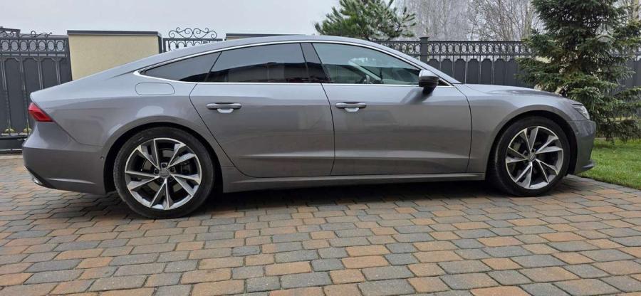 Grey Audi A7 Sportback 2019 in Vilnius, with an engine capacity of 3.00 L and mileage of 87 thousand km for 28500 €, photo 3 on AUTOMOTO.COM.LV