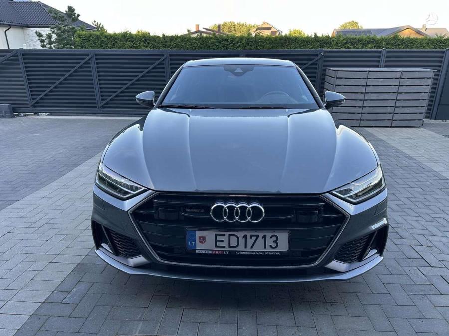 Grey Audi A7 Sportback 2022 in Kaunas, with an engine capacity of 1.98 L and mileage of 130 thousand km for 53700 €, photo 4 on AUTOMOTO.COM.LV