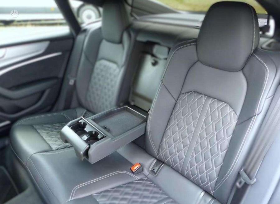 Grey Audi A7 Sportback 2022 in Kaunas, with an engine capacity of 1.98 L and mileage of 130 thousand km for 53700 €, photo 8 on AUTOMOTO.COM.LV
