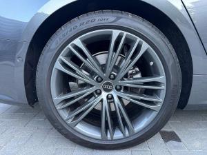 Grey Audi A7 Sportback 2022 in Kaunas, with an engine capacity of 1.98 L and mileage of 130 thousand km for 53700 €, photo 9 on AUTOMOTO.COM.LV