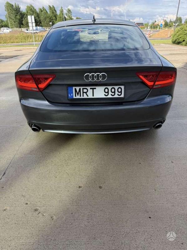 Grey Audi A7 Sportback 2011 in Vilnius, with an engine capacity of 2.97 L and mileage of 240 thousand km for 12600 €, photo 4 on AUTOMOTO.COM.LV
