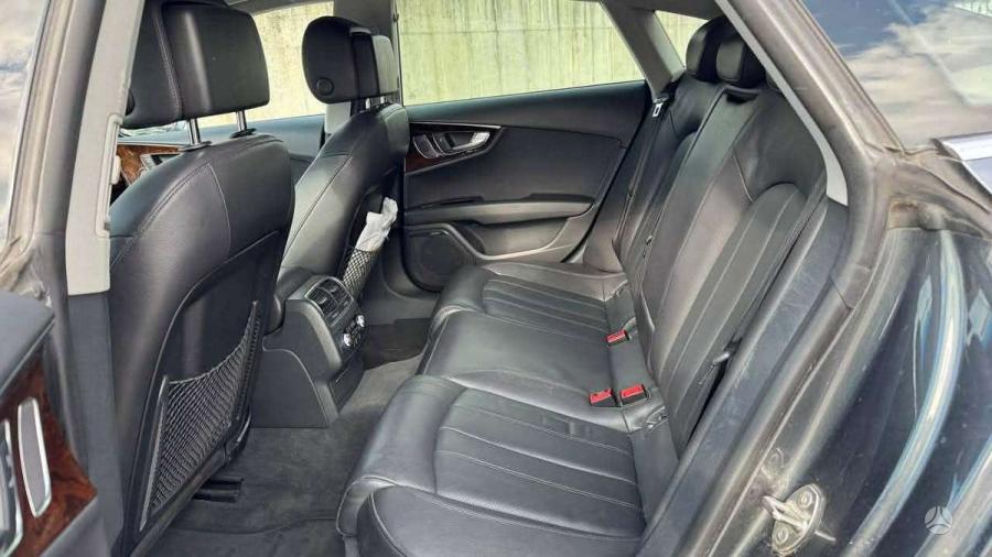 Pelēks Audi A7 Sportback 2013 Viļņa, ar dzinēja tilpumu 3.00 L un nobraukumu 224 tūkst. km par 9700 €, foto 18 vietnē AUTOMOTO.COM.LV