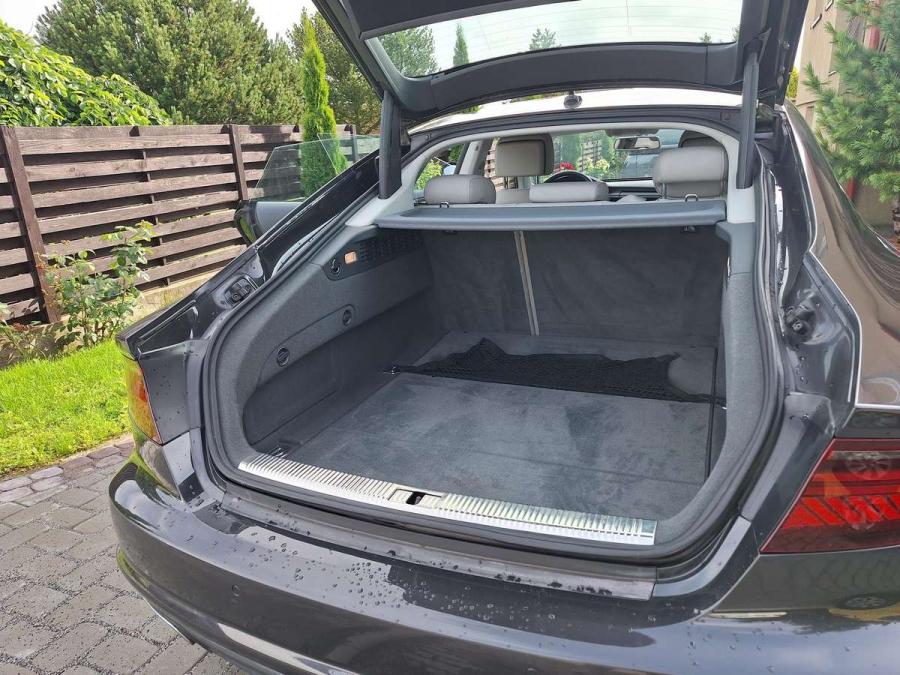 Grey Audi A7 Sportback 2015 in Klaipeda, with an engine capacity of 3.00 L and mileage of 200 thousand km for 15600 €, photo 12 on AUTOMOTO.COM.LV