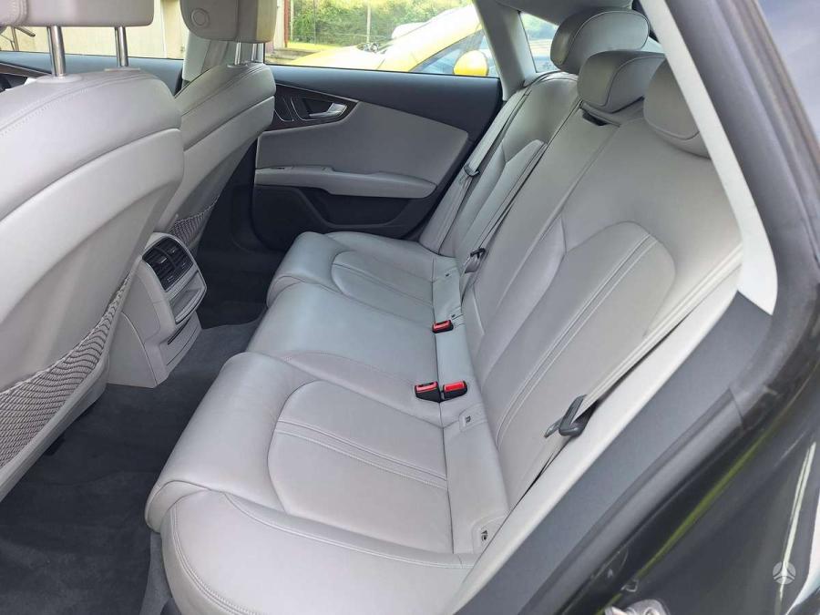 Grey Audi A7 Sportback 2015 in Klaipeda, with an engine capacity of 3.00 L and mileage of 200 thousand km for 15600 €, photo 17 on AUTOMOTO.COM.LV