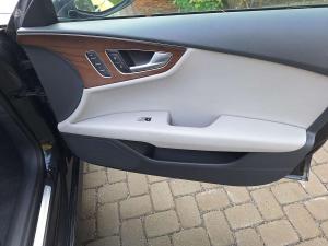 Grey Audi A7 Sportback 2015 in Klaipeda, with an engine capacity of 3.00 L and mileage of 200 thousand km for 15600 €, photo 26 on AUTOMOTO.COM.LV