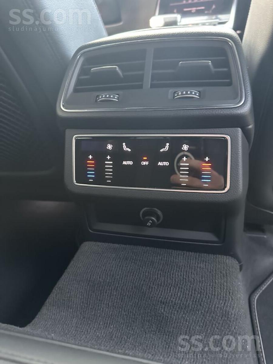 Grey Audi A7 Sportback 2018 in Riga, with an engine capacity of 3.00 L and mileage of 155 thousand km for 32000 €, photo 18 on AUTOMOTO.COM.LV