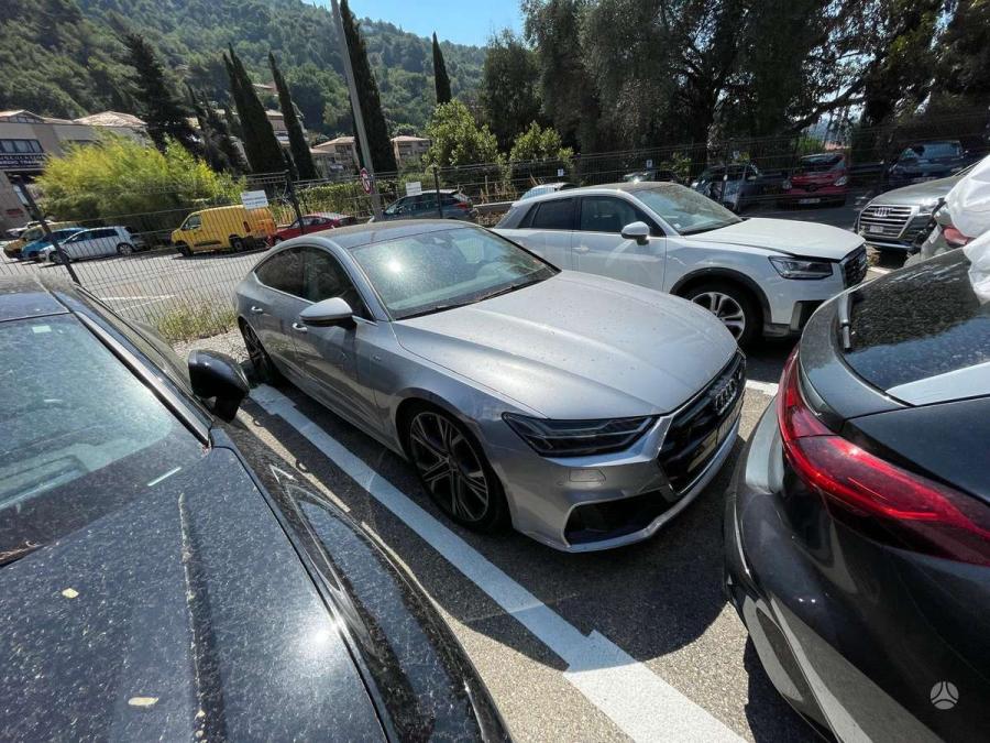Grey Audi A7 Sportback 2018 in Vilnius, with an engine capacity of 3.00 L and mileage of 202 thousand km for 22390 €, photo 3 on AUTOMOTO.COM.LV