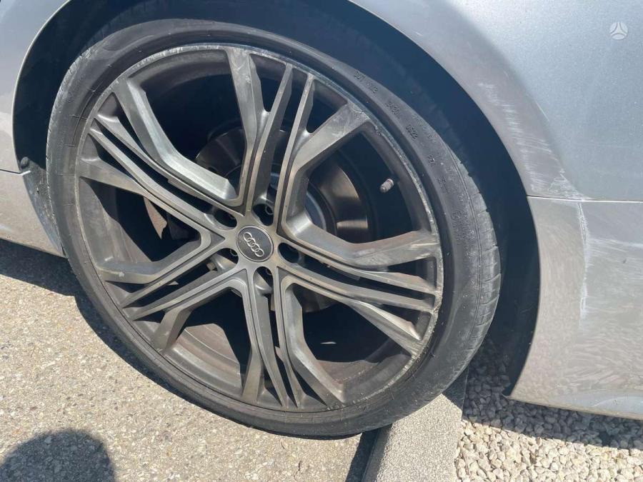 Grey Audi A7 Sportback 2018 in Vilnius, with an engine capacity of 3.00 L and mileage of 202 thousand km for 22390 €, photo 16 on AUTOMOTO.COM.LV