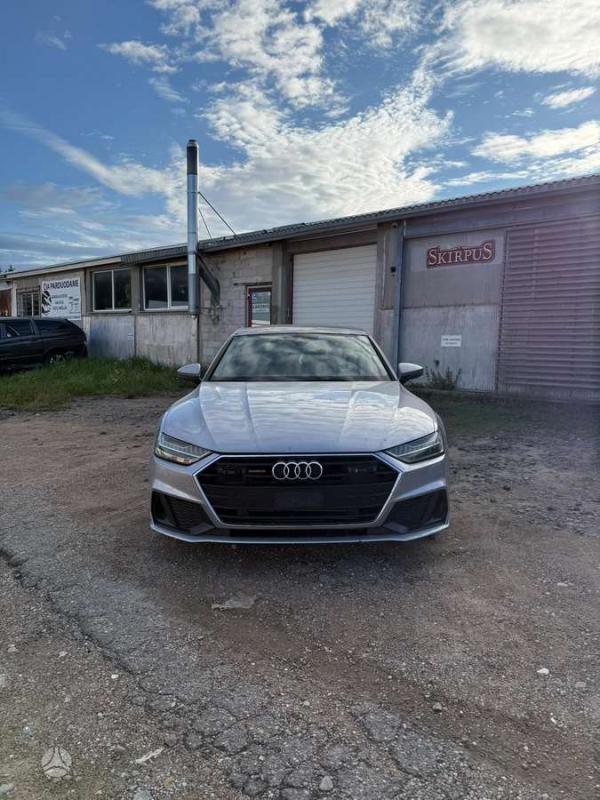 Grey Audi A7 Sportback 2018 in Vilnius, with an engine capacity of 3.00 L and mileage of 203 thousand km for 19950 €, photo 3 on AUTOMOTO.COM.LV