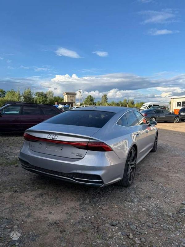Grey Audi A7 Sportback 2018 in Vilnius, with an engine capacity of 3.00 L and mileage of 203 thousand km for 19950 €, photo 4 on AUTOMOTO.COM.LV