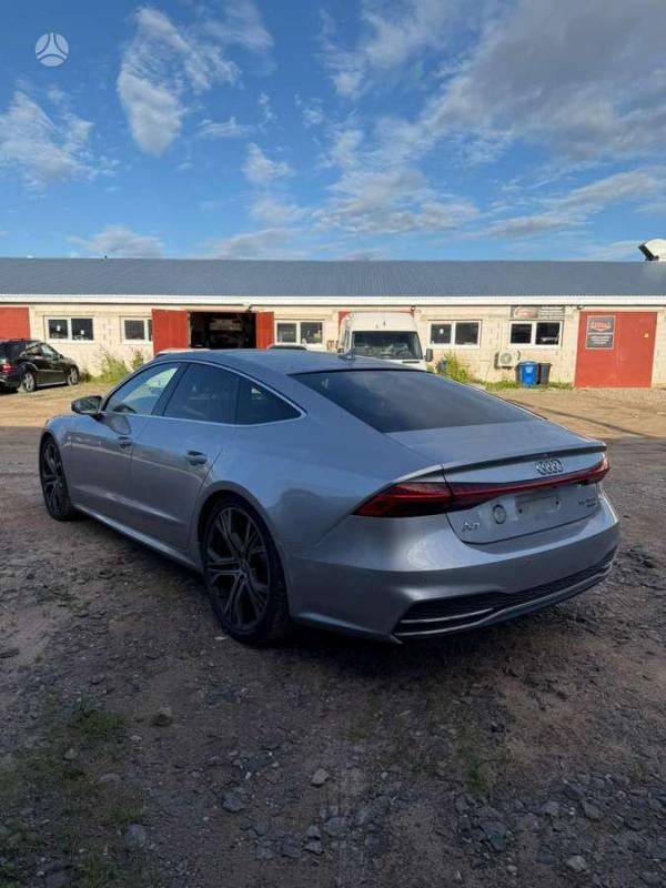 Grey Audi A7 Sportback 2018 in Vilnius, with an engine capacity of 3.00 L and mileage of 203 thousand km for 19950 €, photo 6 on AUTOMOTO.COM.LV