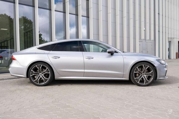 Grey Audi A7 Sportback 2018 in Vilnius, with an engine capacity of 3.00 L and mileage of 204 thousand km for 18950 €, photo 8 on AUTOMOTO.COM.LV