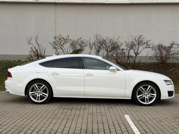 White Audi A7 Sportback 2011 in Riga, with an engine capacity of 3.00 L and mileage of 242 thousand km for 11900 €, photo 4 on AUTOMOTO.COM.LV