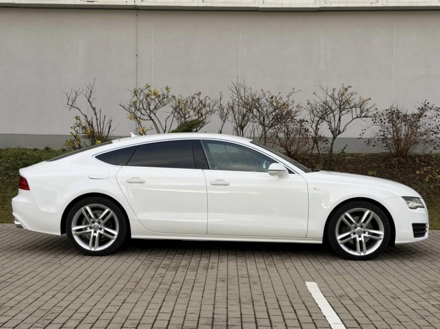 White Audi A7 Sportback 2011 in Riga, with an engine capacity of 3.00 L and mileage of 242 thousand km for 11900 €, photo 4 on AUTOMOTO.COM.LV